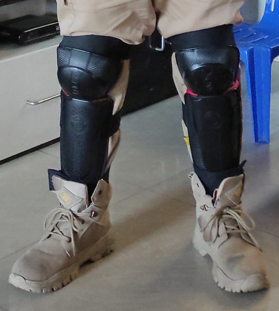 Royal Enfield -Knox External Knee Armour Black (RRGPRN000001) : Amazon ...