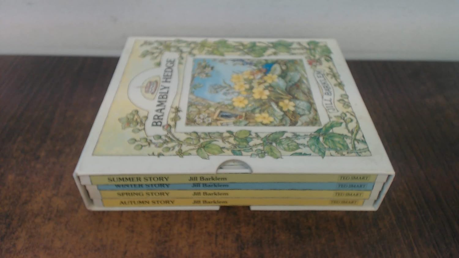 BRAMBLY HEDGE 4 SEASON BOX SET (SPRING, SUMMER, WINTER, FALL): BARKLEM ...