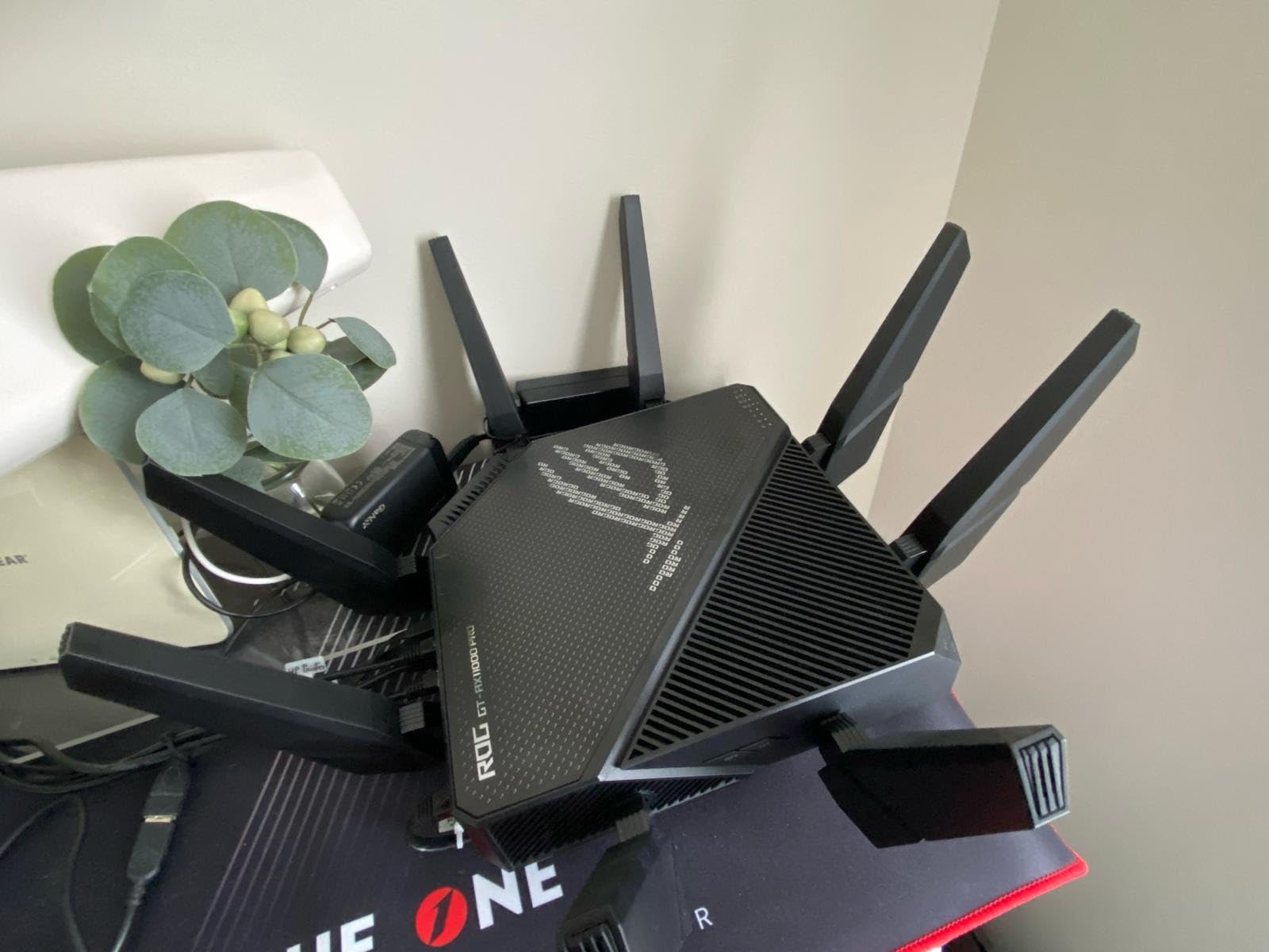 ASUS ROG Rapture GT-AX11000 Pro Tri-Band WiFi 6 Extendable Gaming ...