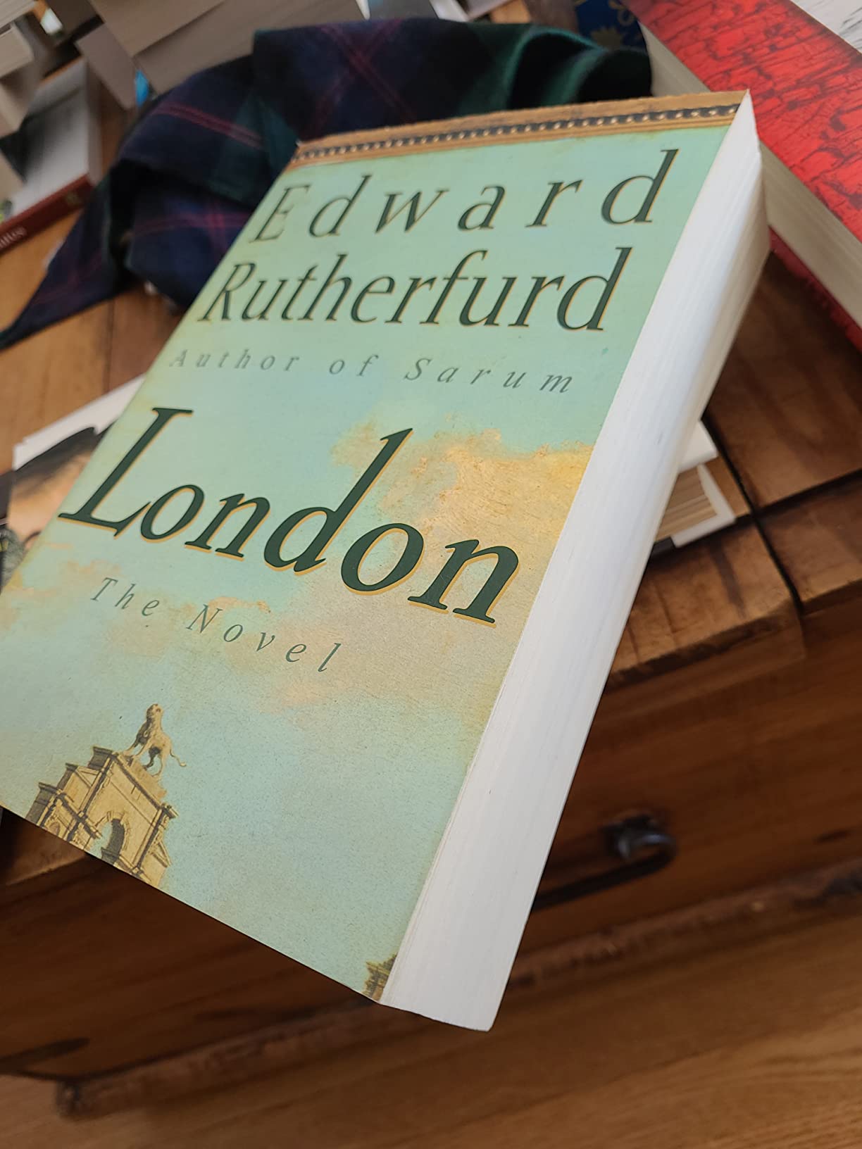 London: The Novel: Rutherfurd, Edward: 9780449002636: Books - Amazon.ca
