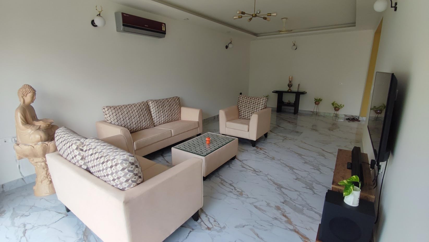 Adorn India Tornado Bricks 3+1+1 5 Seater Sofa Set with Centre Table ...