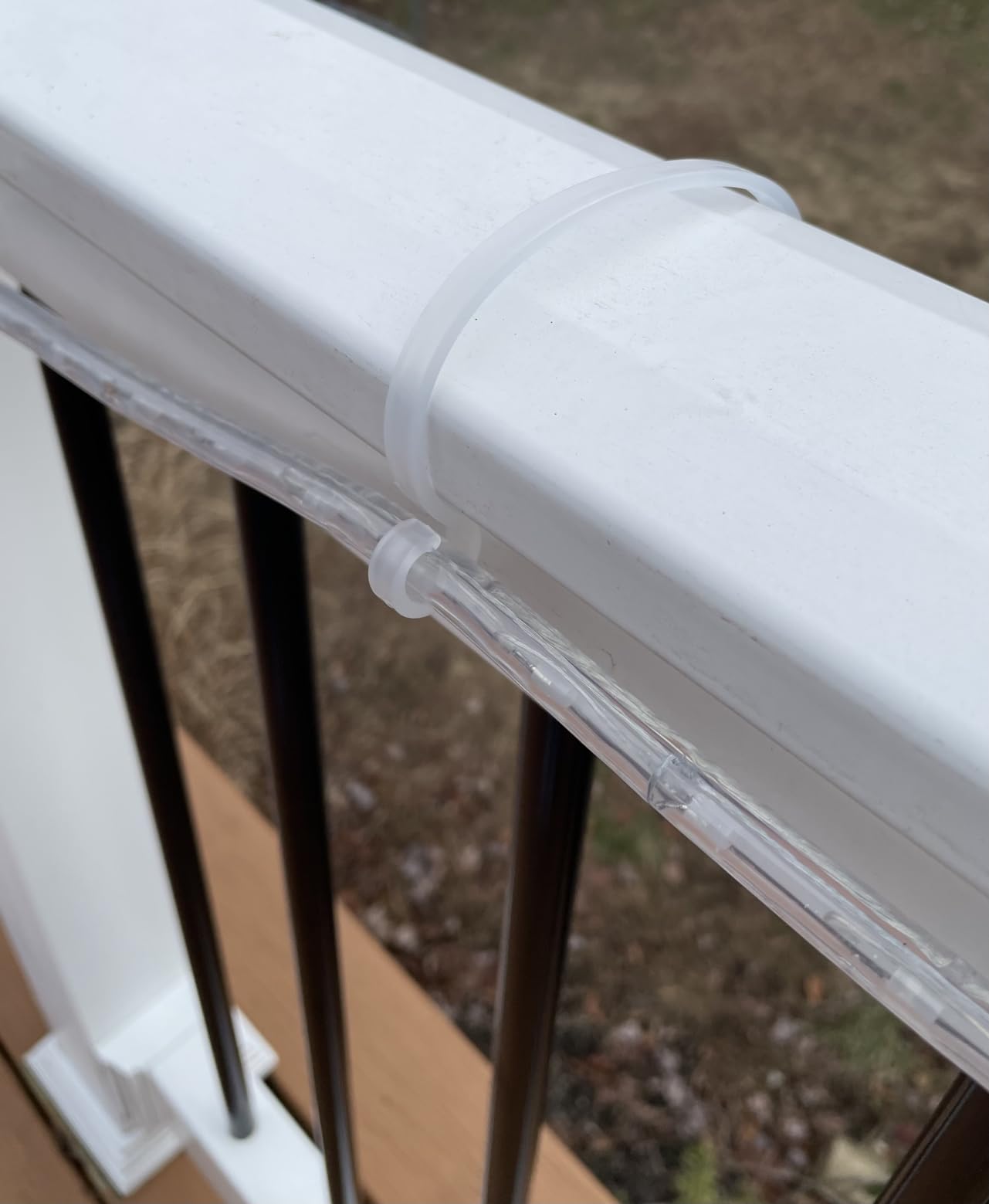 Amazon.com: Christmas Banister Clips Christmas Light Clips for Banister ...