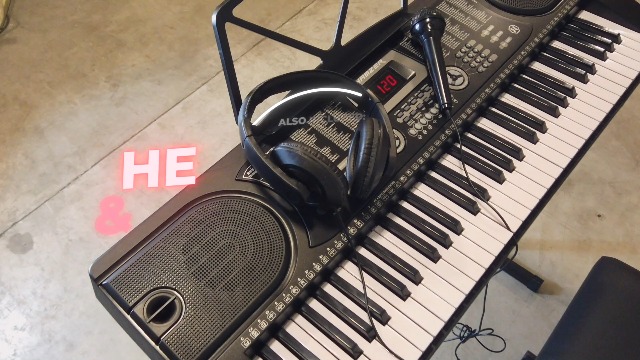 Watch Hamzer 61-Key Portable Electronic Keyboard Piano on Amazon Live