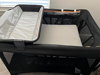 Amazon.com : 4moms Breeze Plus Portable Playard with Removable Bassinet ...