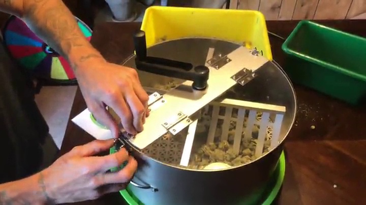 Watch Risentek Bud Leaf Trimmer Machine 16-inch Hydroponic Bowl Trim ...