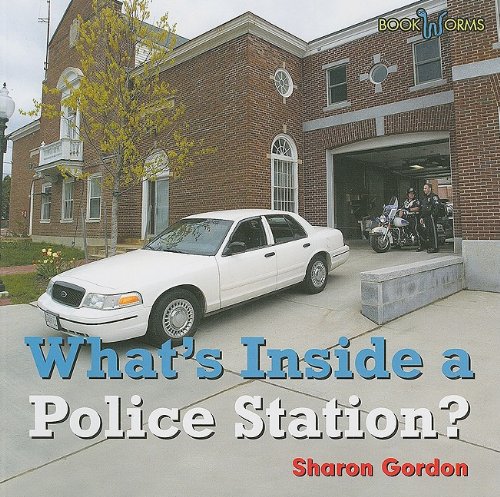Amazon.com: What's Inside a Police Station: 9780761433491: Ricciuti ...