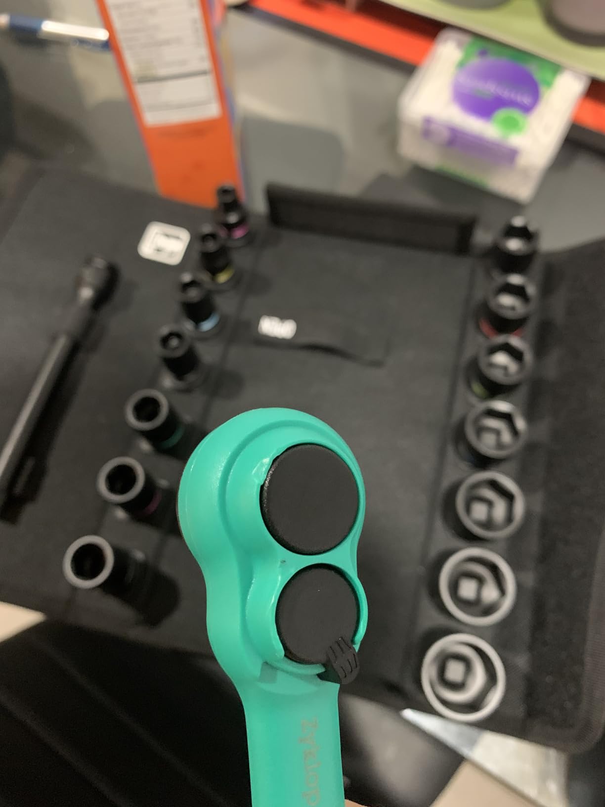 Wera 8100 SB 3/8-Inch Drive 12 Zyklop Comfort Ratchet Set with Reversing Lever (16-Pieces Set ...