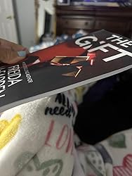 Amazon.com: The Gift: A Christmas Thriller Short Story eBook : McFadden, Freida: Kindle Store