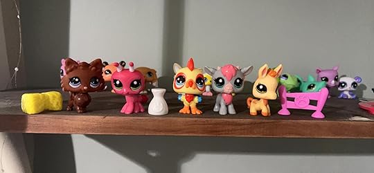 Amazon.com: Littlest Pet Shop Farm Besties Collector Set - Gen 7 Bobble ...