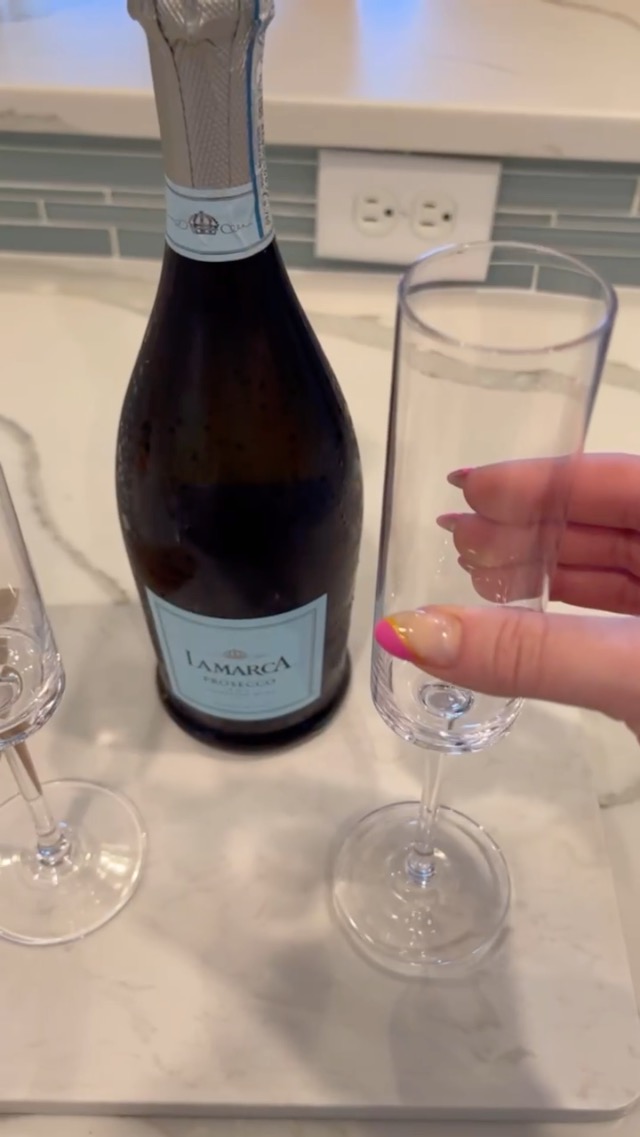 Amber Capps|@the_longweekender's Amazon Page