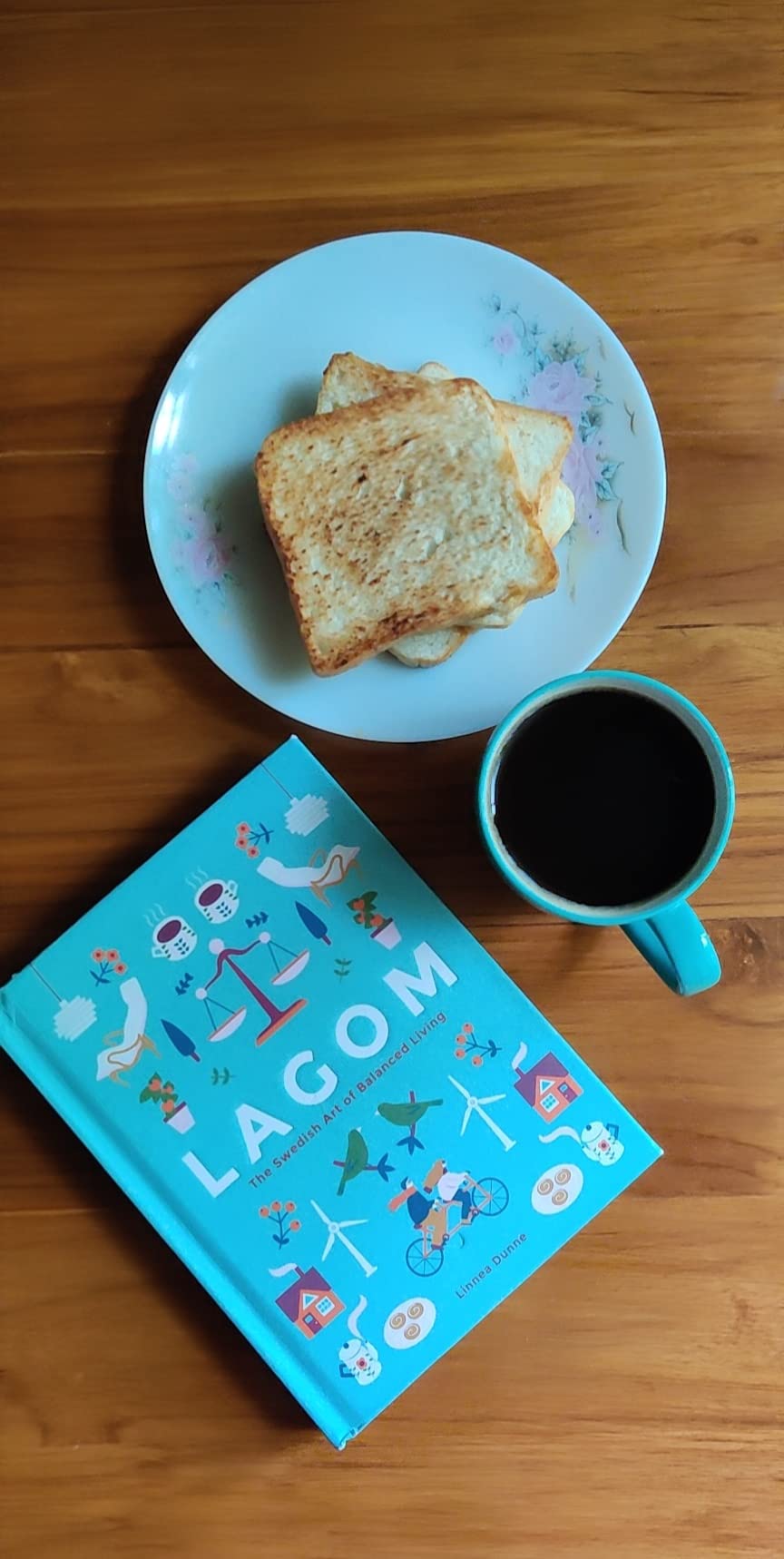 Lagom: The Swedish Art of Balanced Living : Dunne, Linnea: Amazon.in: Books