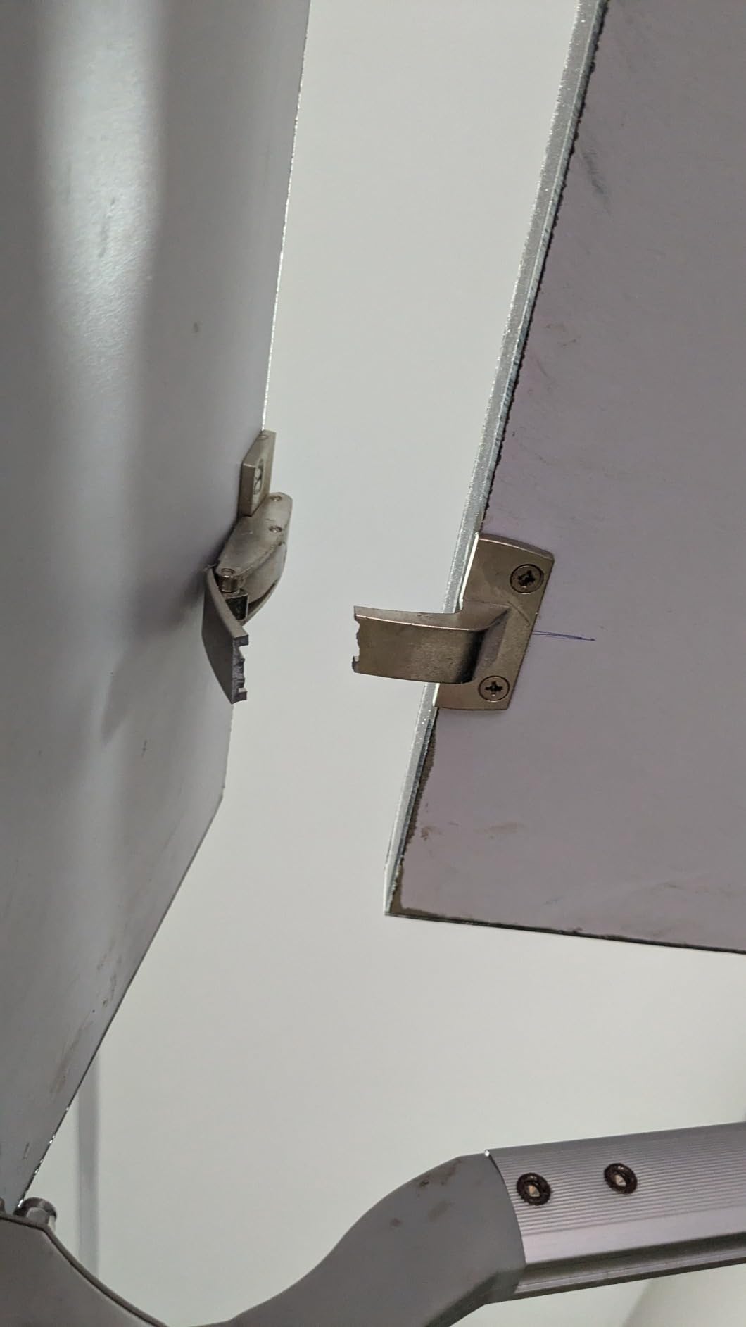 DBR Aluminium Kitchen Cabinet Double Door Bi-Fold Lift-Up Fitting ...