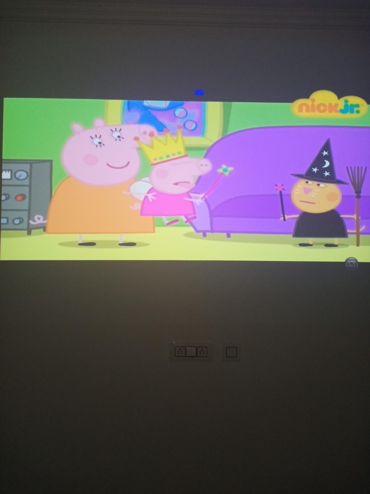 Epson EB-X05 XGA 3LCD Projector