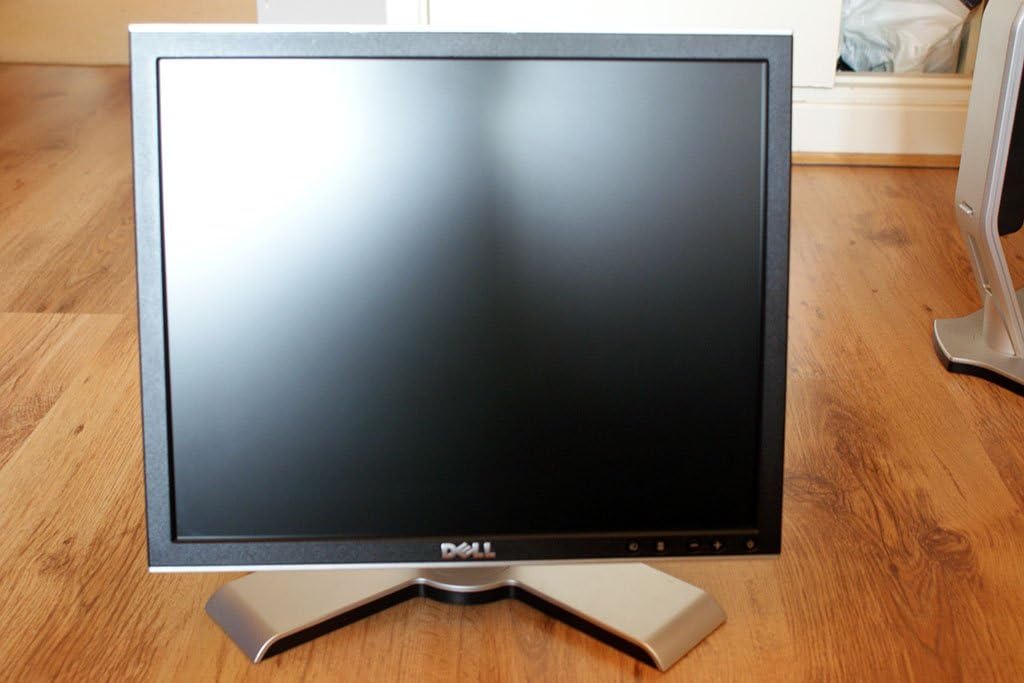 CHEAP BLACK / SILVER DELL 1708FPF 17 INCH TFT FLAT MONITOR DISPLAY A ...