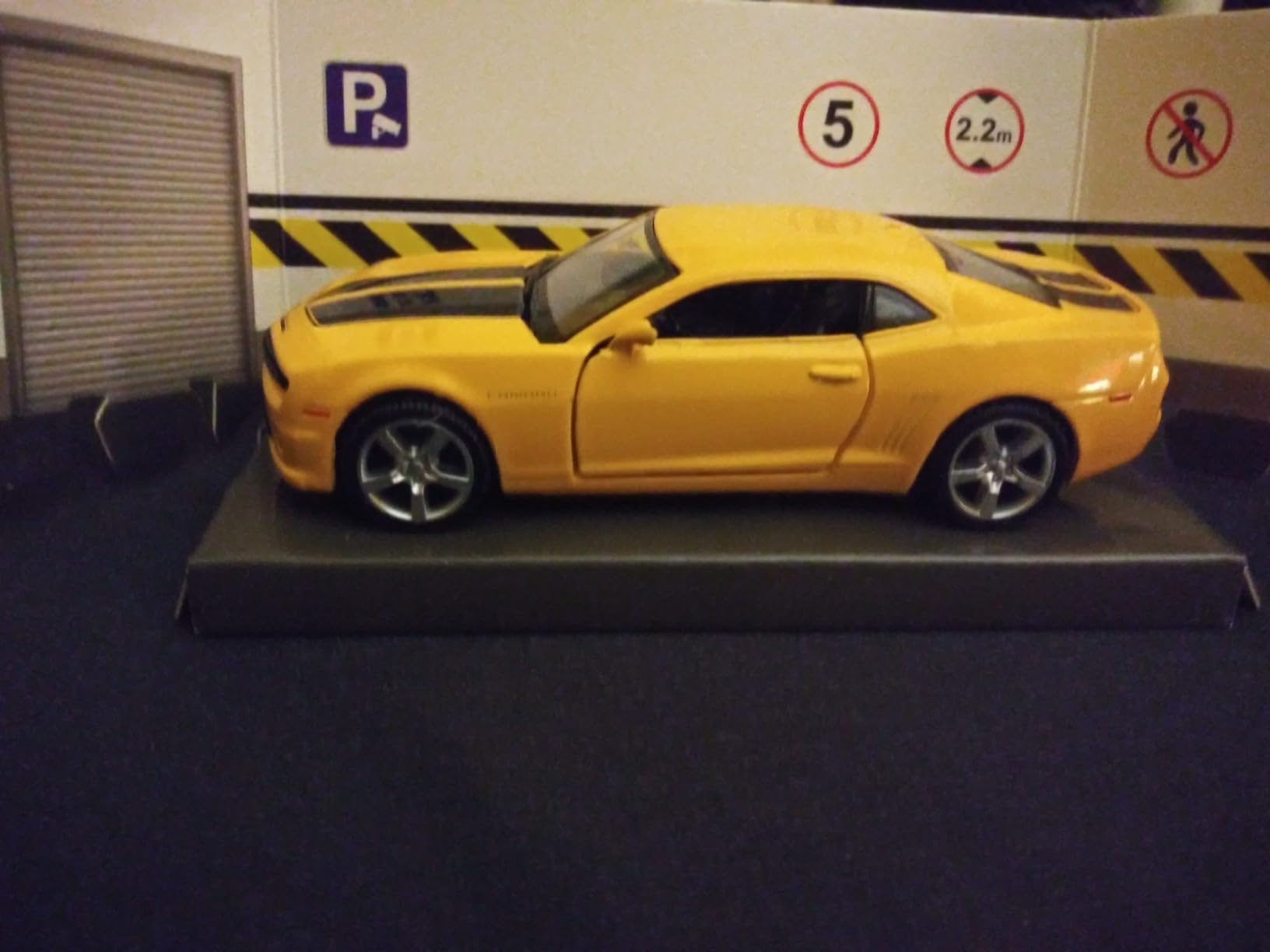 Amazon.com: TOKAXI 1/36 Scale Chevrolet Camaro Diecast Cars Models ...