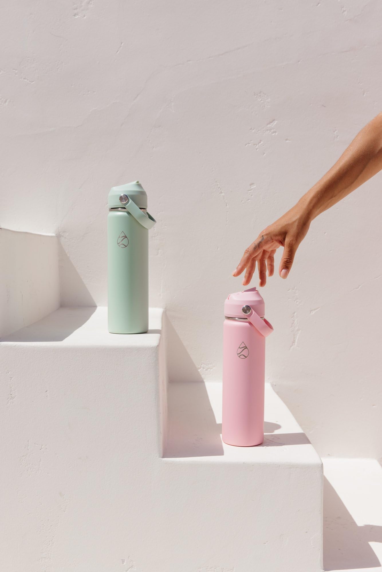 Amazon.com: Liquid Flask 22 oz Stainless Steel Water Bottle -Hydro ...