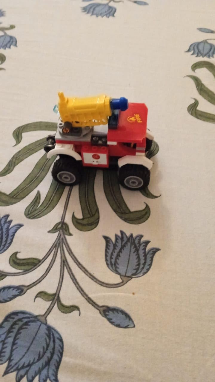 Sluban Fire Engine Building Blocks Kit for Kids - Creative Construction ...