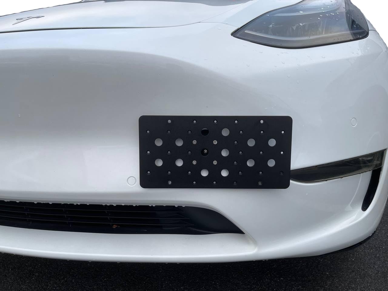 Amazon.com: Front Bumper Tow Hook License Plate Mount Bracket for Tesla ...