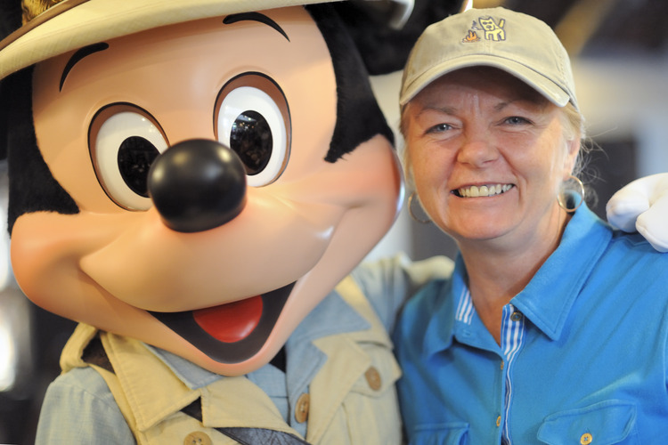 Amazon.co.jp: Julie Neal: 本、バイオグラフィー、最新アップデート