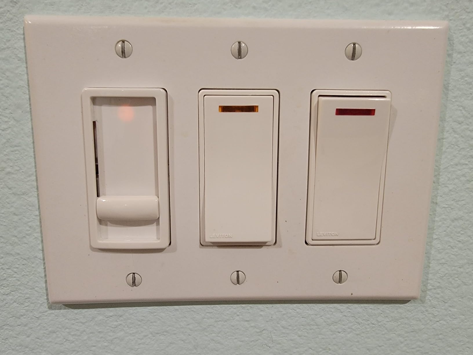 Amazon.com: Leviton 5628-2W 20 Amp, 120 Volt, Decora Plus Rocker Pilot ...