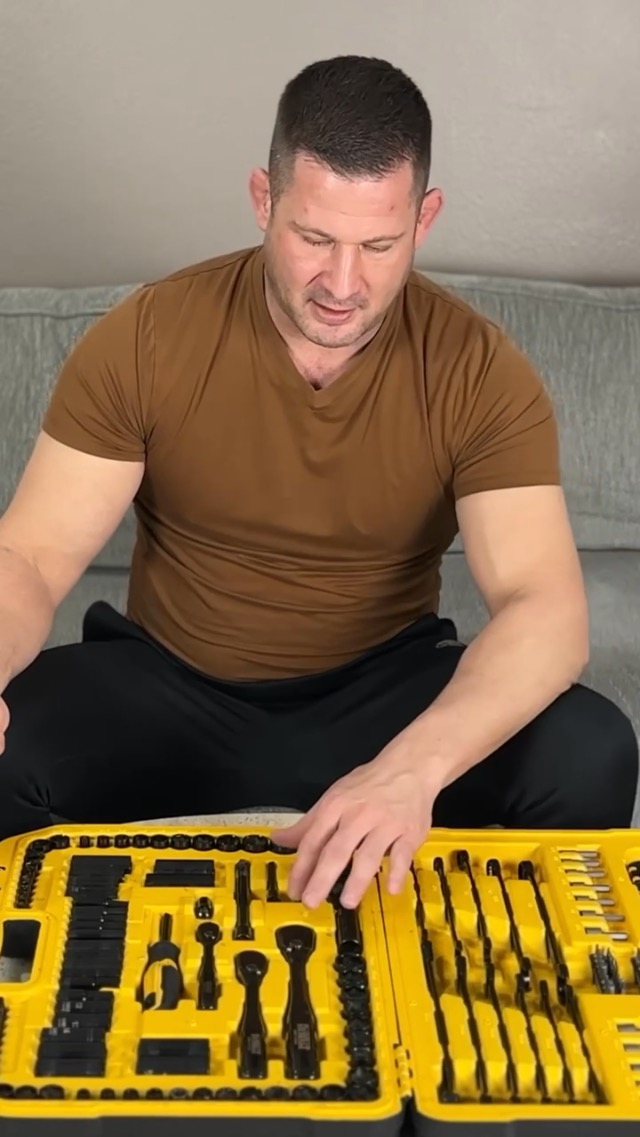 Watch Dewalt tool set on Amazon Live