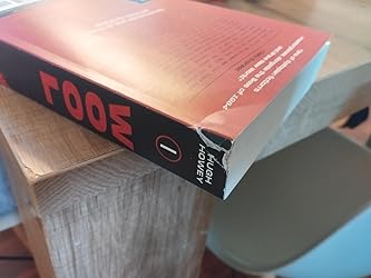 Wool Omnibus: Howey, Hugh: 9781469984209: Amazon.com: Books