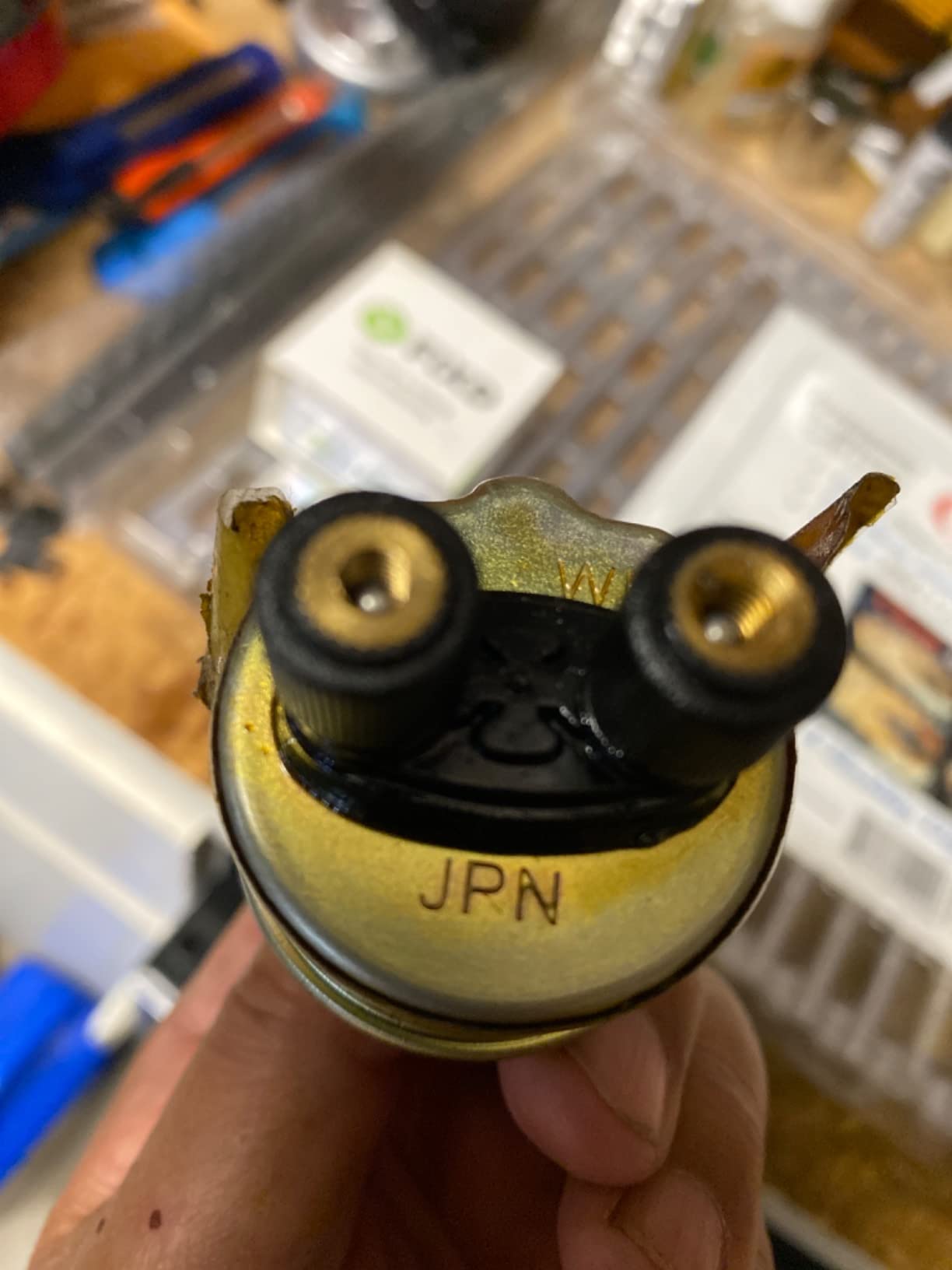 Amazon.com: GlowShift Replacement 2 Post Oil Pressure Gauge Sensor ...