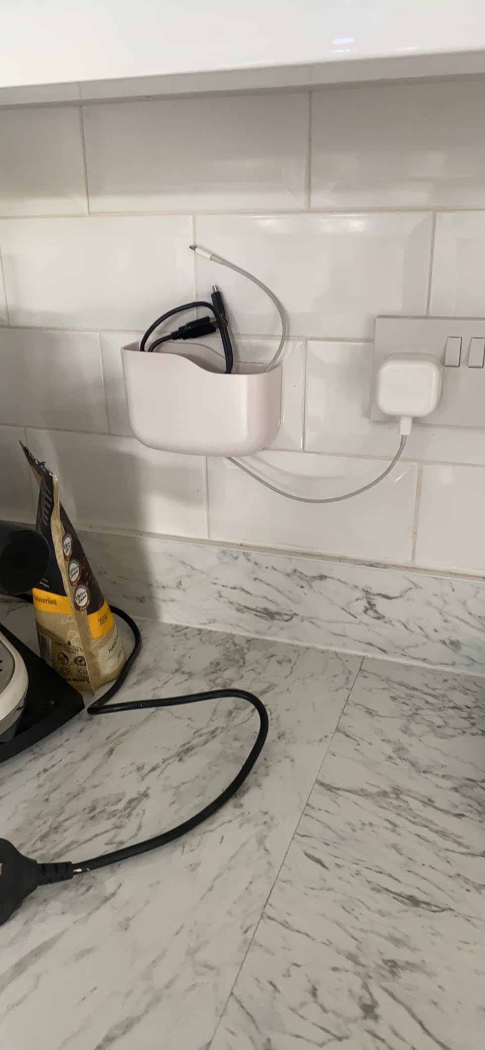 Lanjue 2 Pieces Wall Mounted Remote Control Holder, 2 Grids Adhesive ...