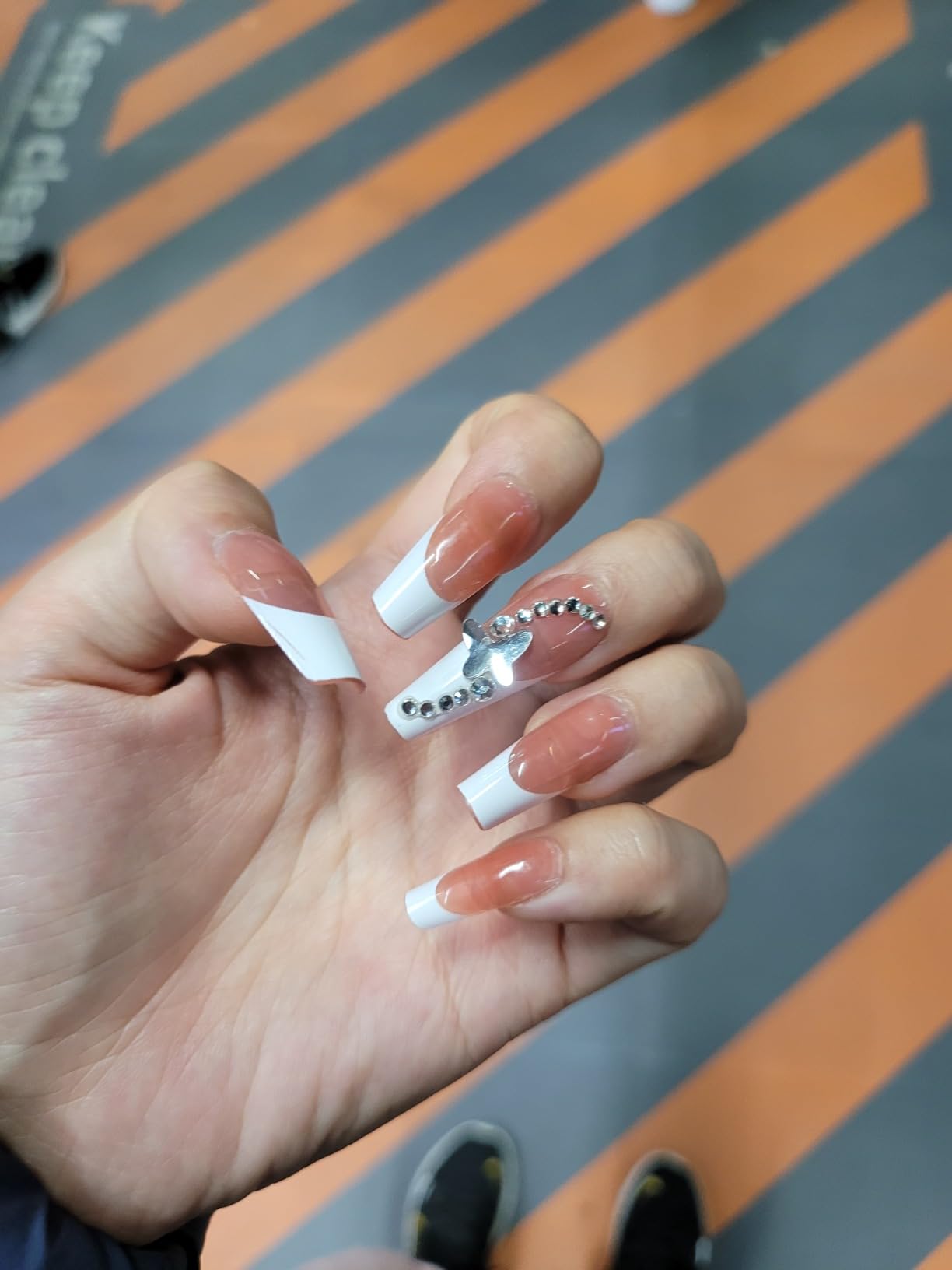 Yatinkim 24pcs Short French Tip Press ons Artificial Nails False Nails ...