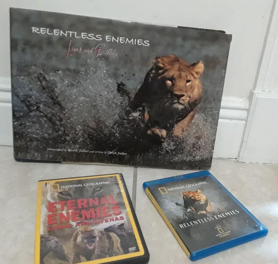 Amazon.com: Relentless Enemies: Lions and Buffalo: Joubert, Dereck ...