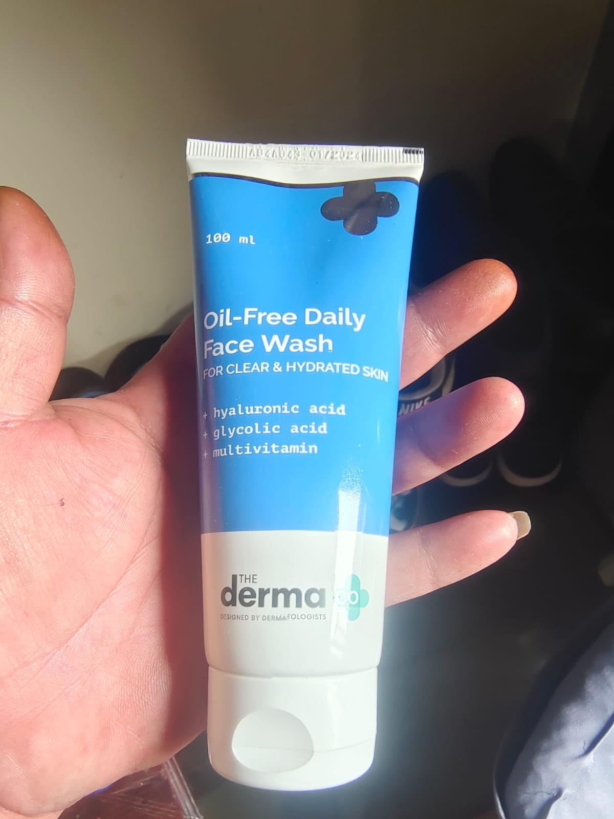 The Derma Co Oil-Free Daily Face Wash With Hyaluronic Acid, Glycolic ...