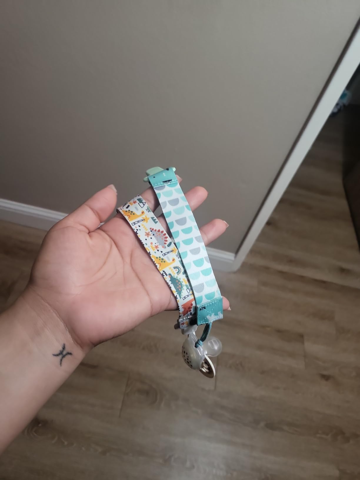 Amazon.com : OnlyBP® Set 6 Baby Pacifier Holder Clip - Pacifier Clip ...