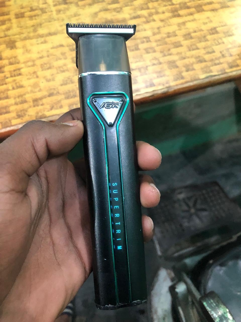 VGR V-009 Professional Pro Li Outliner Cordless Hair Clipper with Dual ...