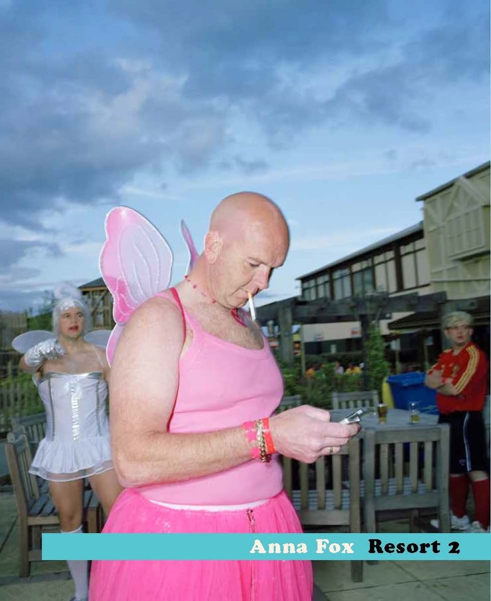 Resort 2: Butlin's Bognor Regis: Fox, Anna: 9789053308400: Amazon.com ...