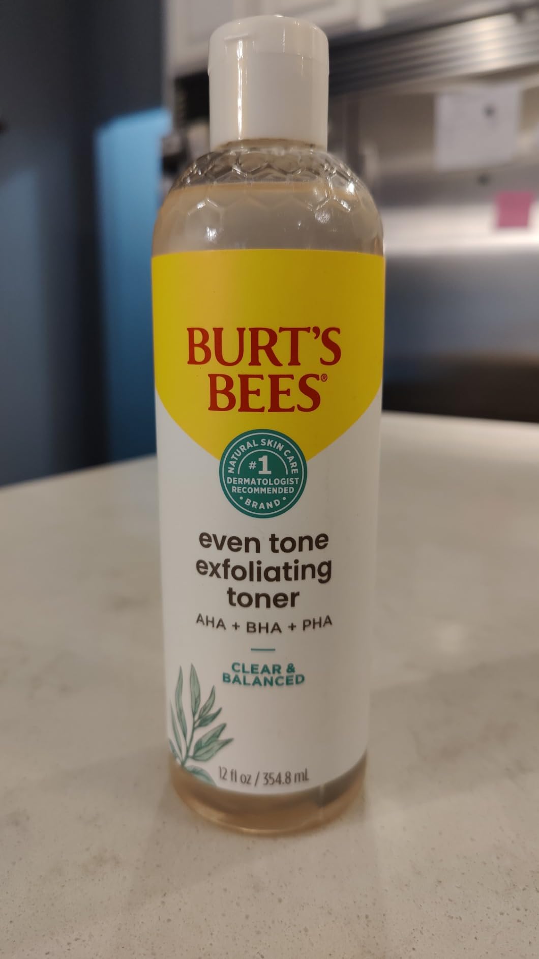 Amazon.com : Burt’s Bees Clear and Balanced Even Tone Liquid Face ...