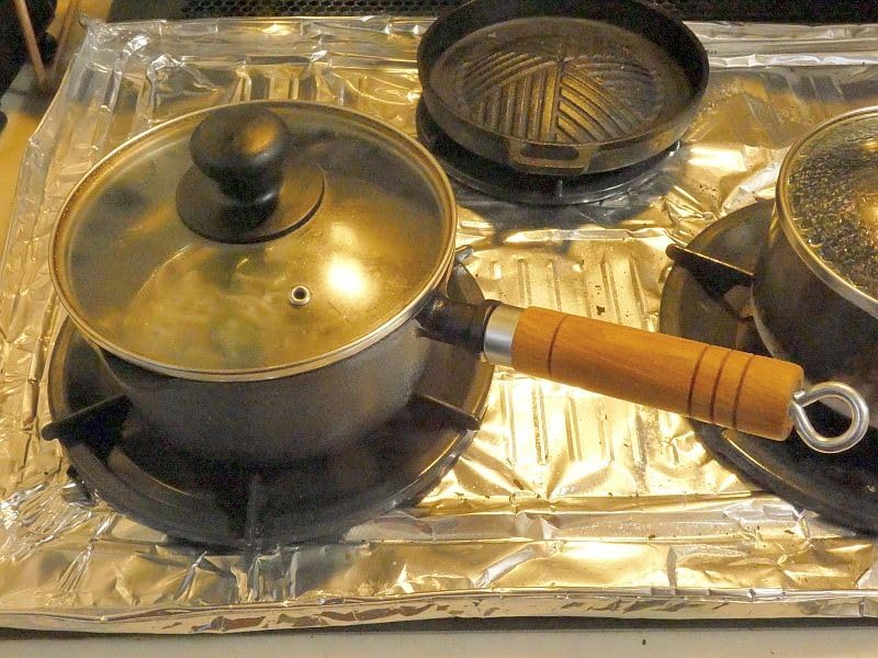 Amazon｜Desirable 鋳物 揚げ鍋 炒め鍋 IH対応 鋳鉄製 非シリコン塗装 シリコーン塗装無し (19cm)｜ミルクパン オンライン通販