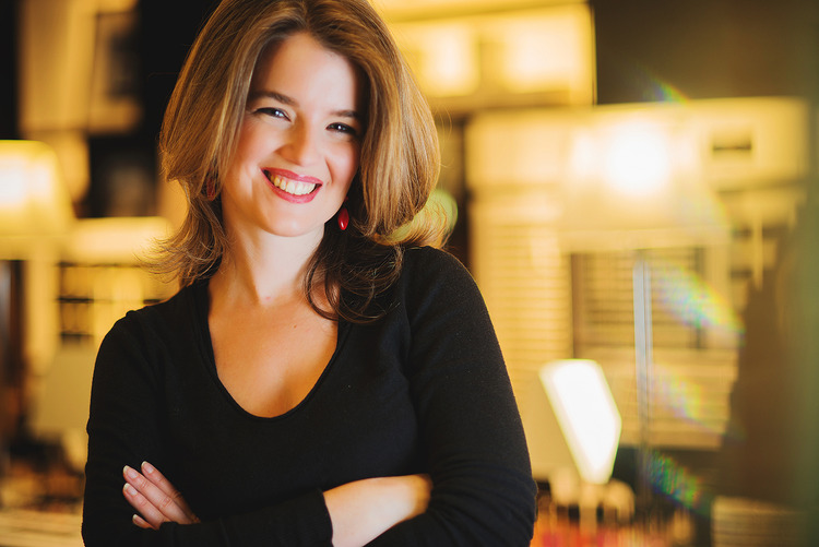 Ghost in the House: A Lift-the-Flap Book : Paquette, Ammi-Joan, Record ...