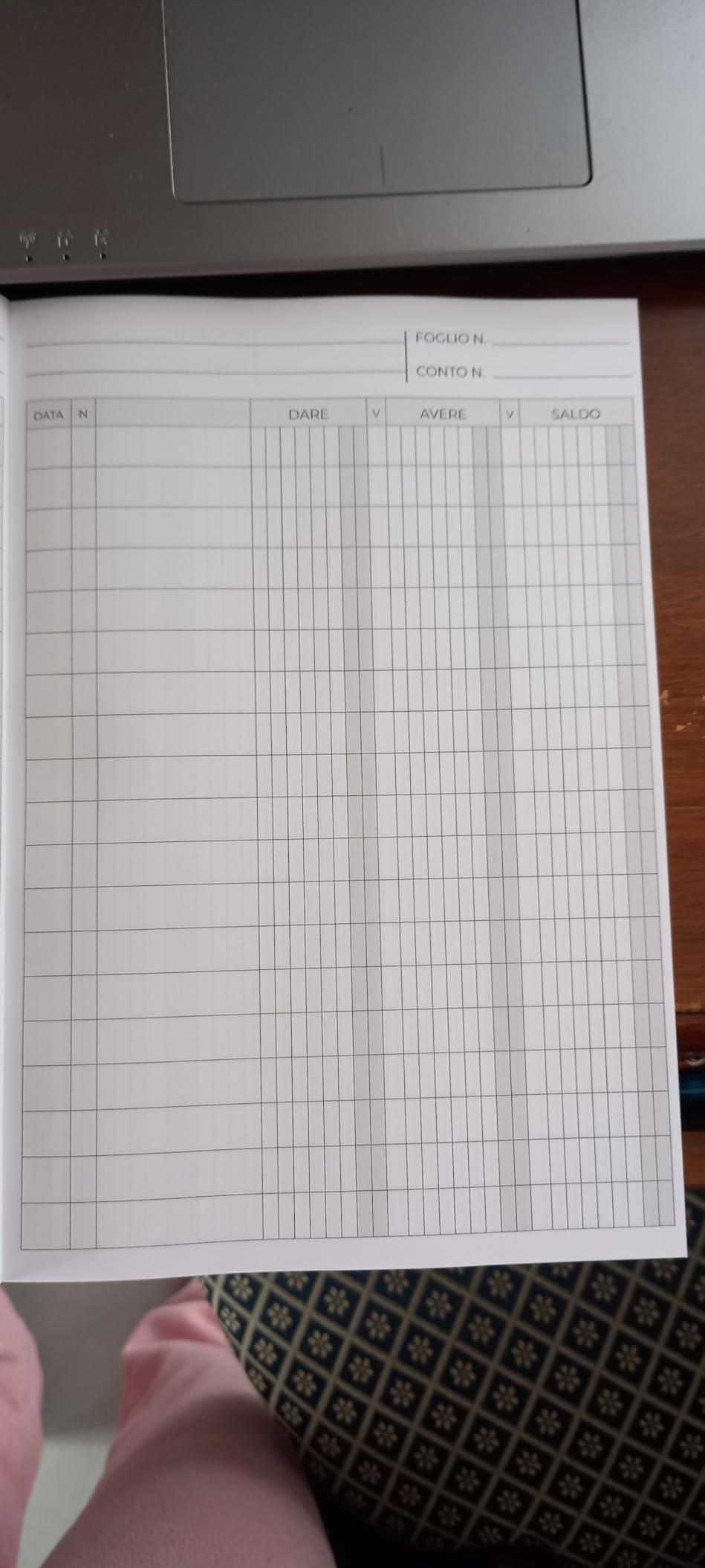 Libro Mastro Dare - Avere - Saldo: Registro Contabilità 17x24 cm 98 ...