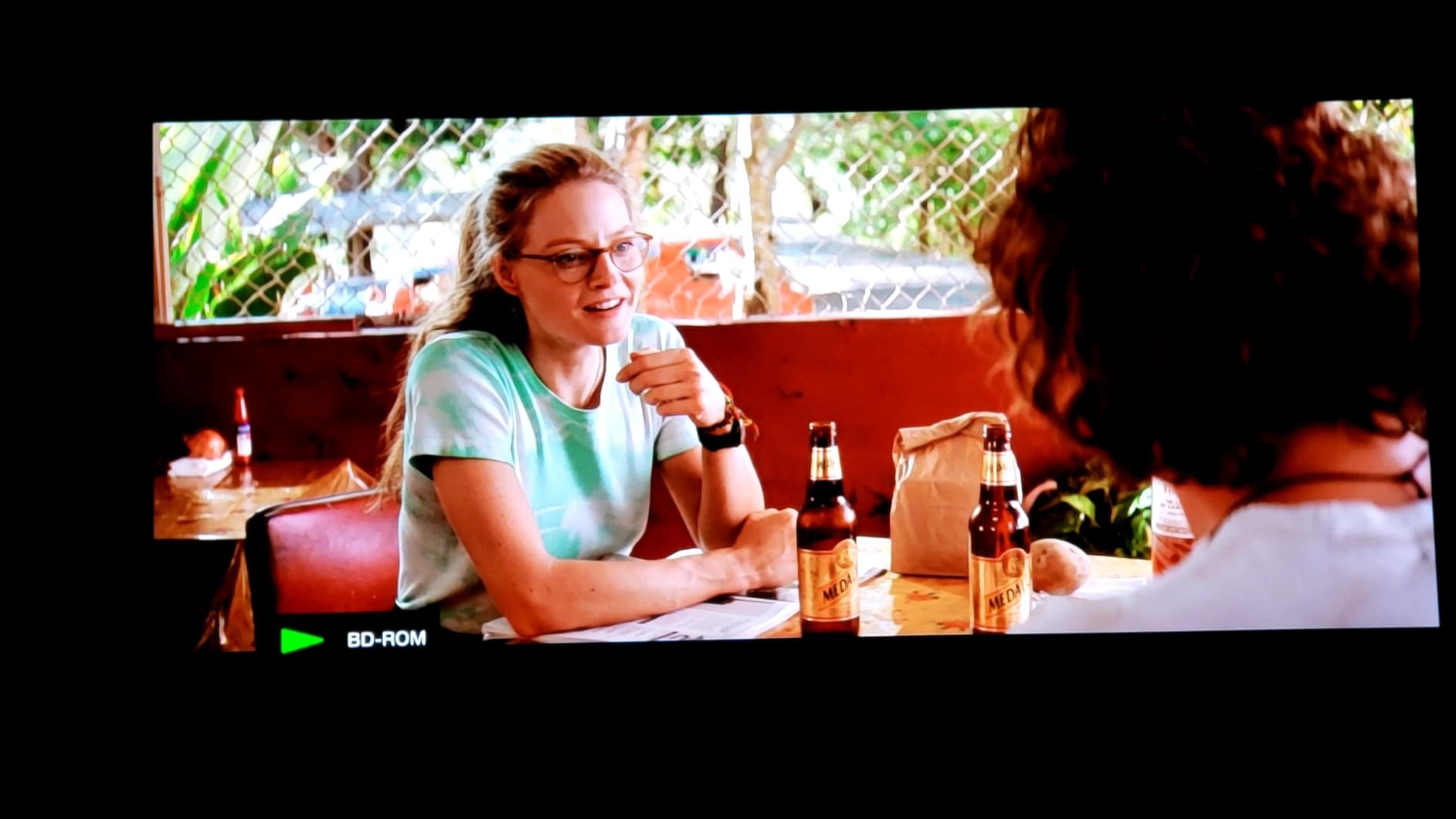 Amazon.com: Contact (Widescreen Edition) [VHS] : Foster, Mcconaughey ...