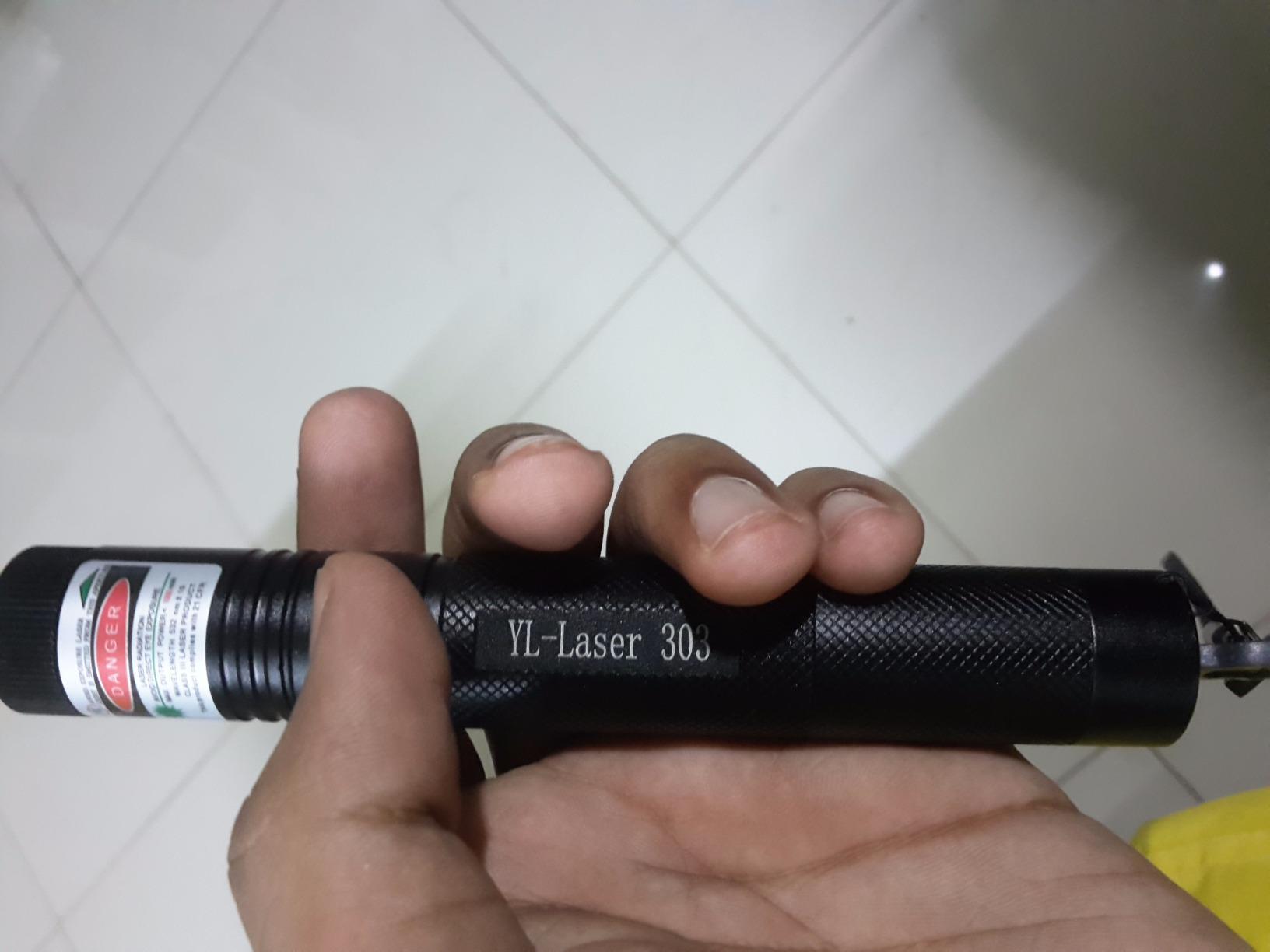 iZED Superb high POWER GREEN LASER spotter 300mw With 2 Km Range (1000 ...