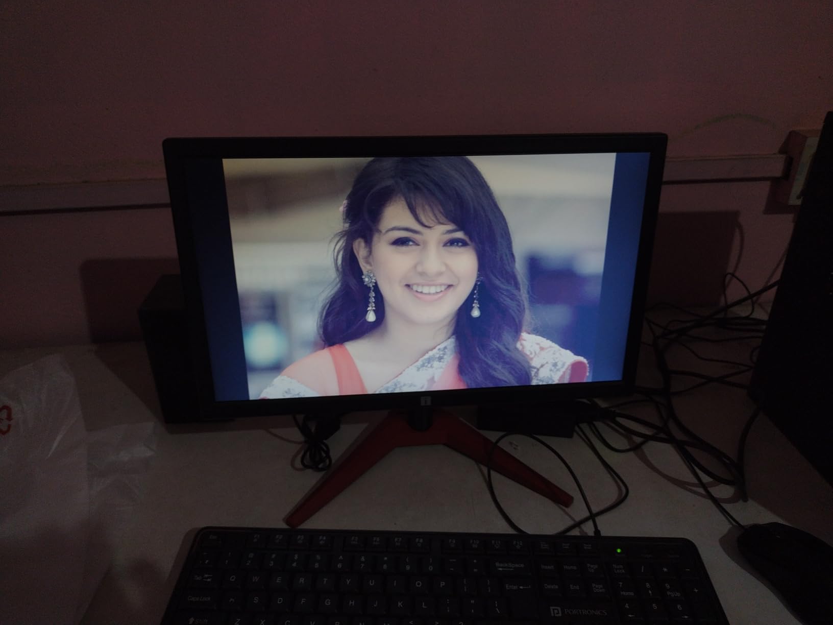 iball Bird i19 LED Monitor with (18.5 inch) Widescreen, 1366 x 768 ...