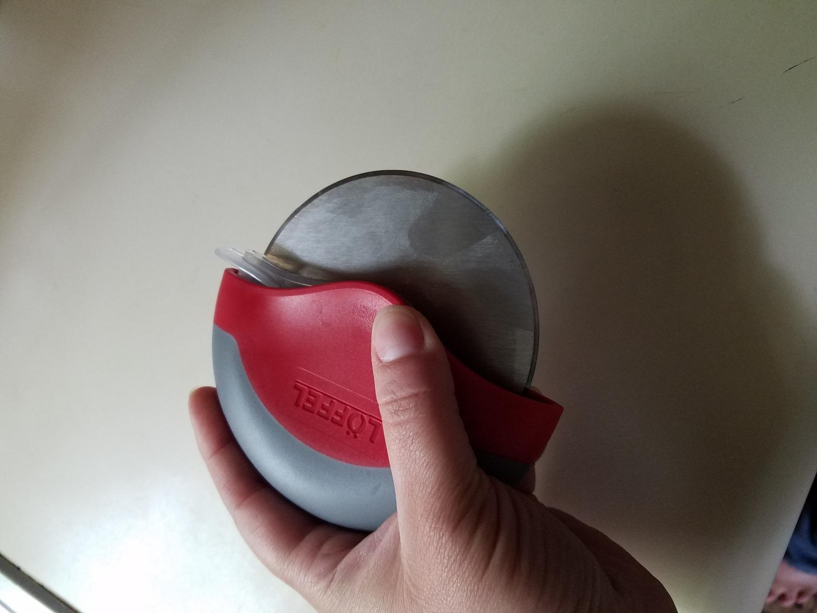 Amazon.com: LÖFFEL Premium Pizza Cutter Wheel - Pizza Slicer with ...