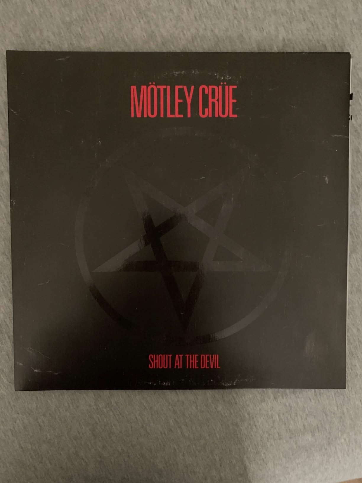 Mötley Crüe - Shout At The Devil (40th Anniversary Box Set) - Amazon ...