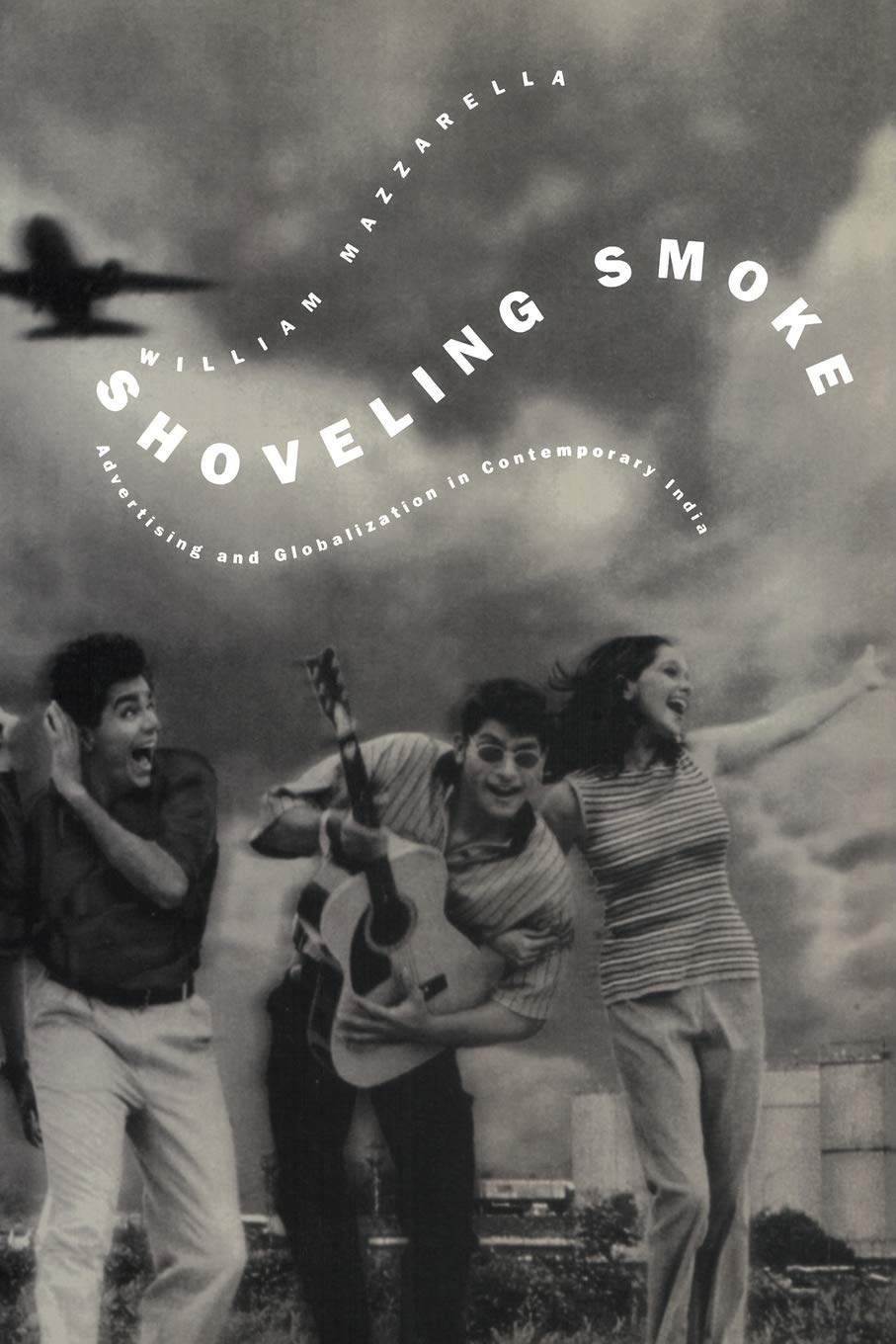Amazon.com: Shoveling Smoke: Advertising and Globalization in ...
