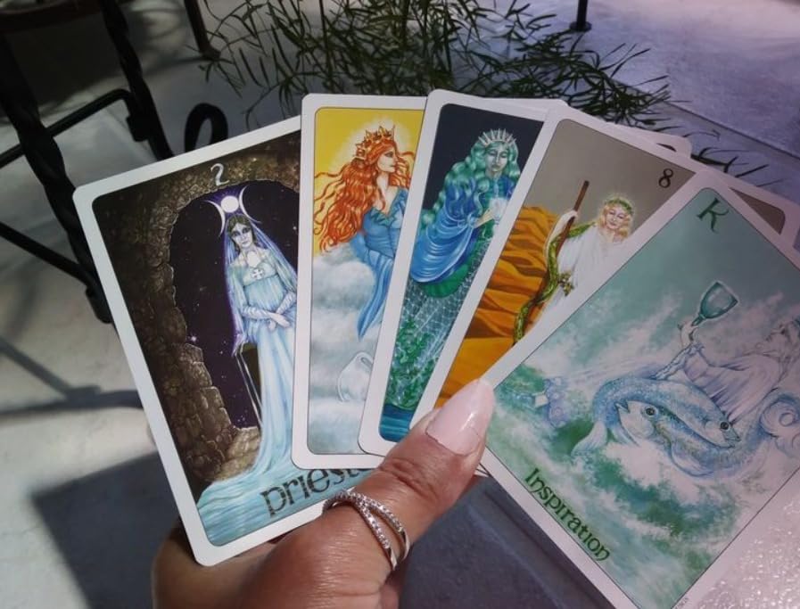 Gill Tarot Deck: Gill, Elizabeth J.: 9780880794497: Amazon.com: Books