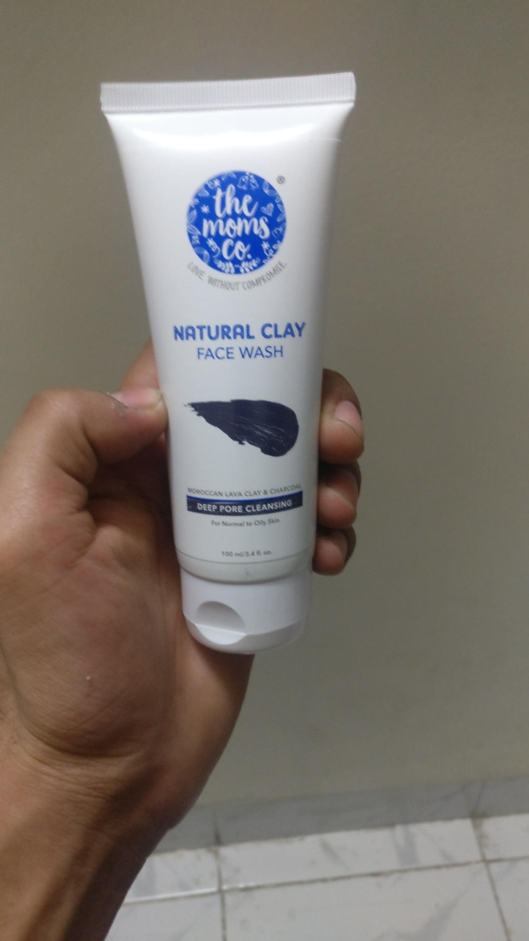 The Moms Co. Natural Clay Face Wash with Moroccan Lava Clay & Activated ...