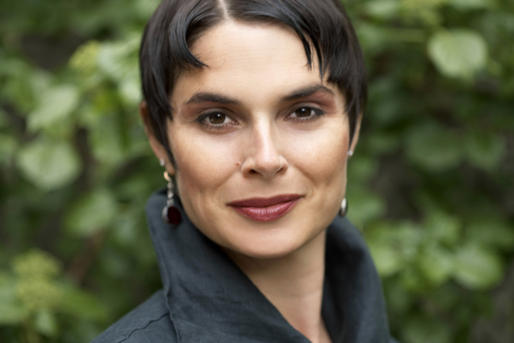 Amazon.com: Karen Connelly: books, biography, latest update