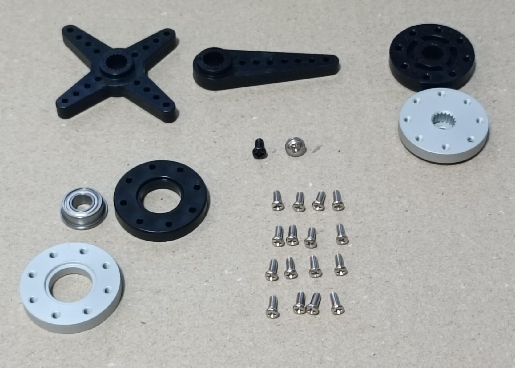 Amazon | 60KG デジタル RC サーボ 1/5、RDS5160 デュアルシャフト 高トルク ステンレススチール フルメタルギア ...