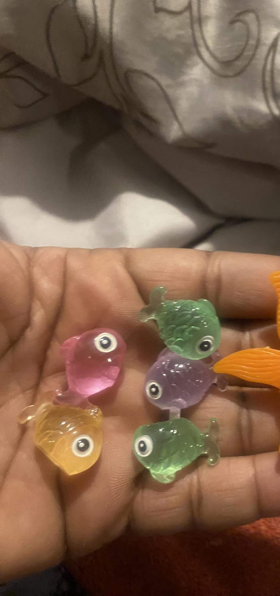 Amazon.com: Barydat 96 Pcs Fake Glow in The Dark Fish Mini Resin Fish ...