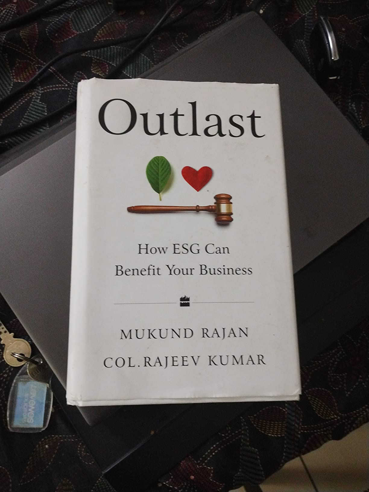 Outlast : Col. Rajeev Kumar, Rajan, Mukund: Amazon.in: Books